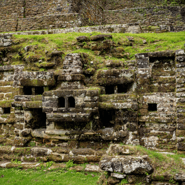 Lamani Belize- Lamanai Maya Site Tour